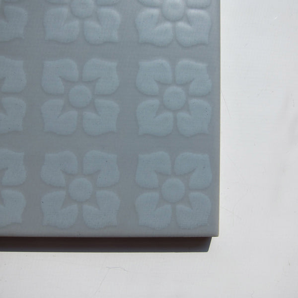 Vintage Italian 1960s Grey Floral Floor Tile, 7.75 Sq Ft Lot - 31 Piec ...